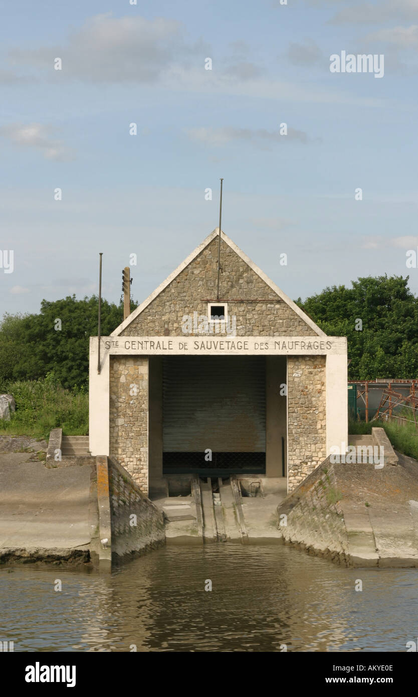 Reflective beach photos hi-res stock photography and images - Alamy
