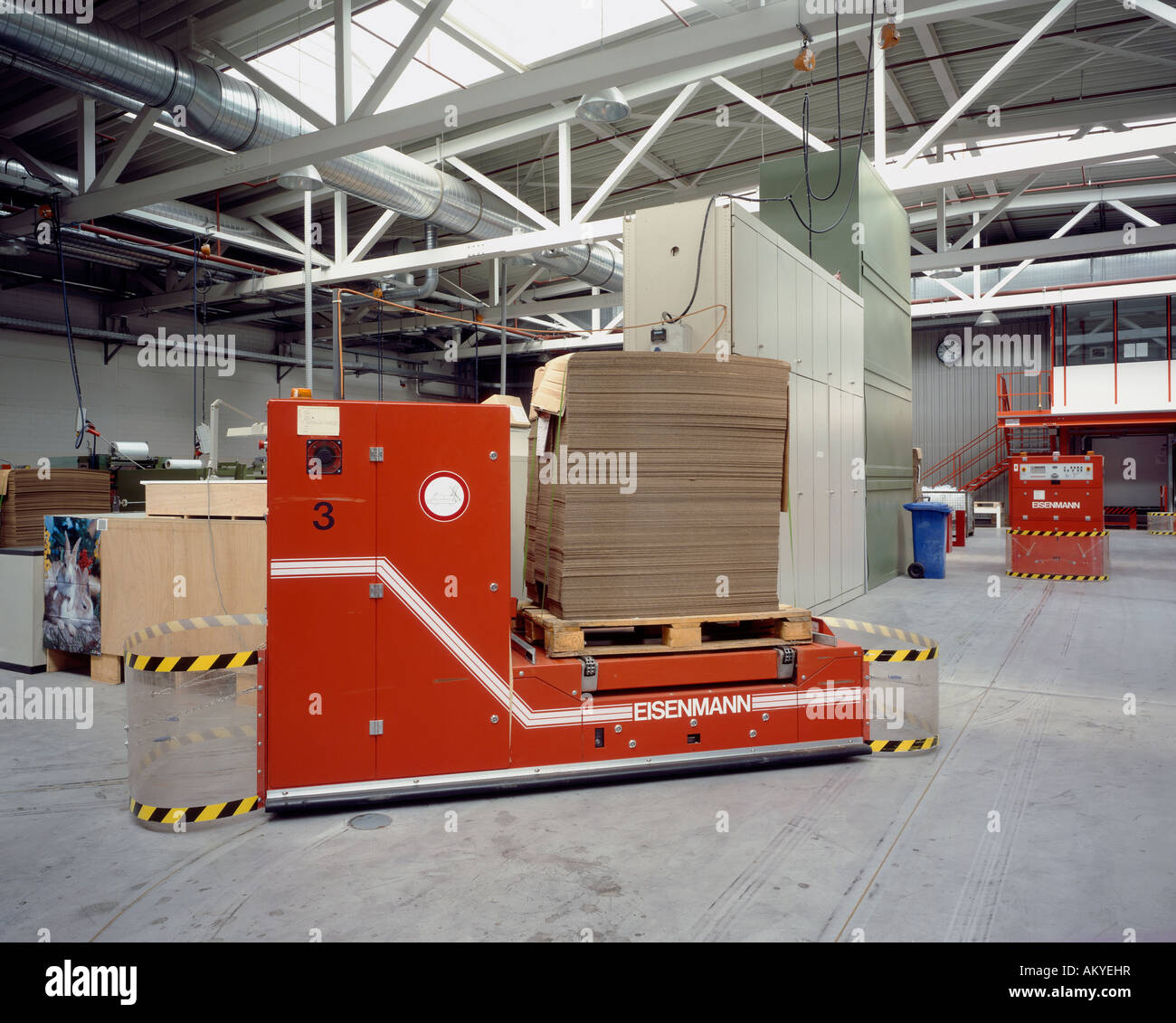 Self-controlled and moving transport robot Stock Photo - Alamy