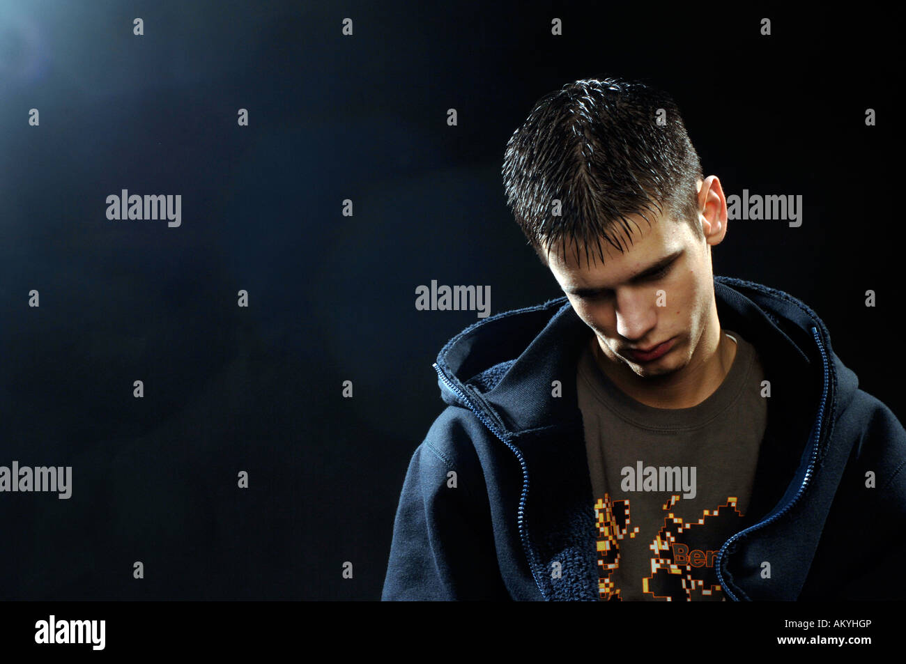 Tall man looking down short hi-res stock photography and images - Alamy
