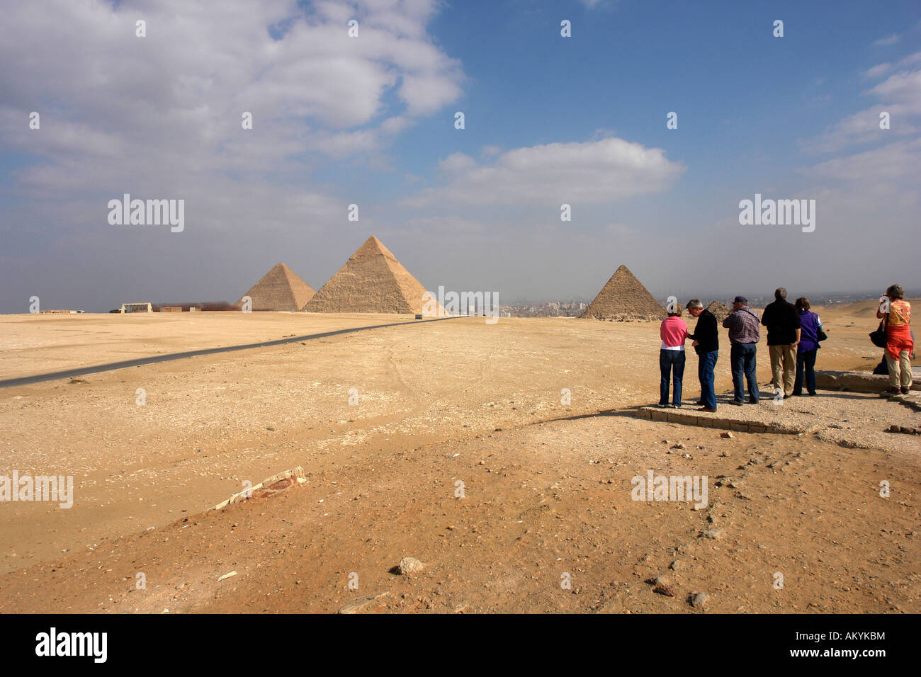 The pyramids in Gizeh. Cheops, Chephren, Mykerinos pyramid (f.l ...
