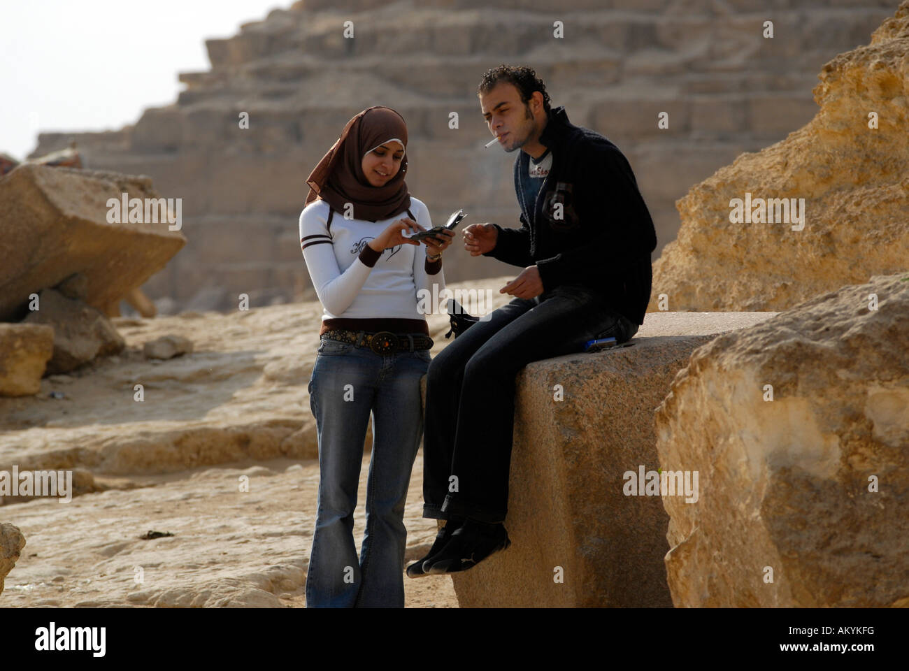 Menschen in pyramiden hi-res stock photography and images - Alamy