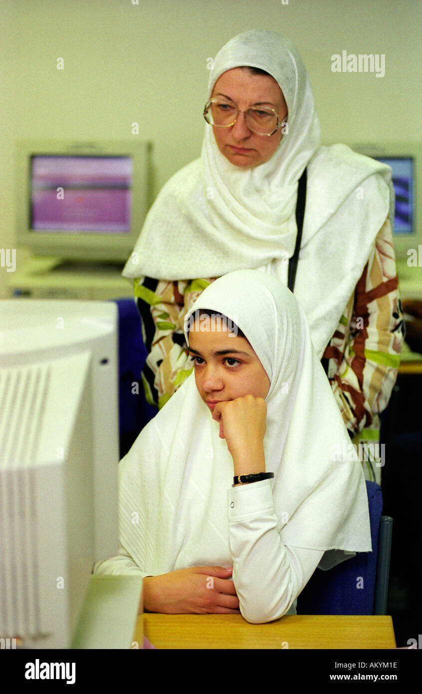 Muslim woman london train hi-res stock photography and images - Alamy