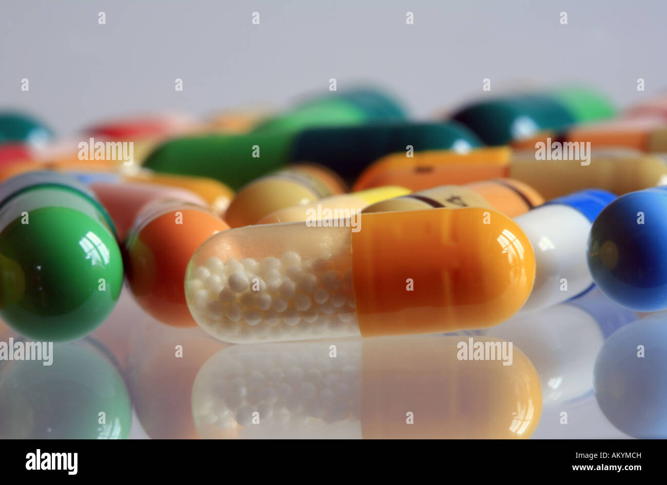Pill Capsules Stock Photos & Pill Capsules Stock Images - Alamy