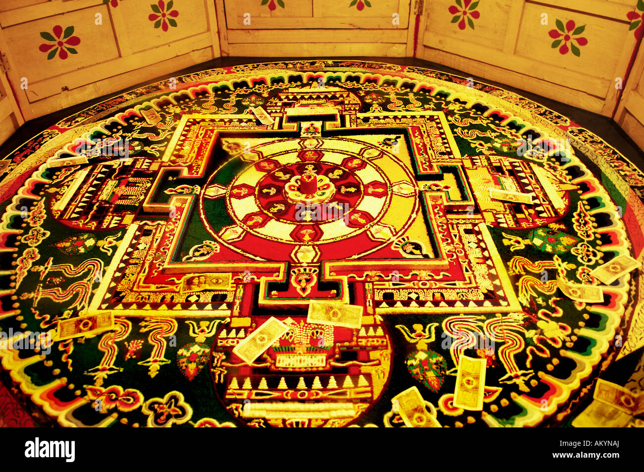 Sand mandala hi-res stock photography and images - Alamy