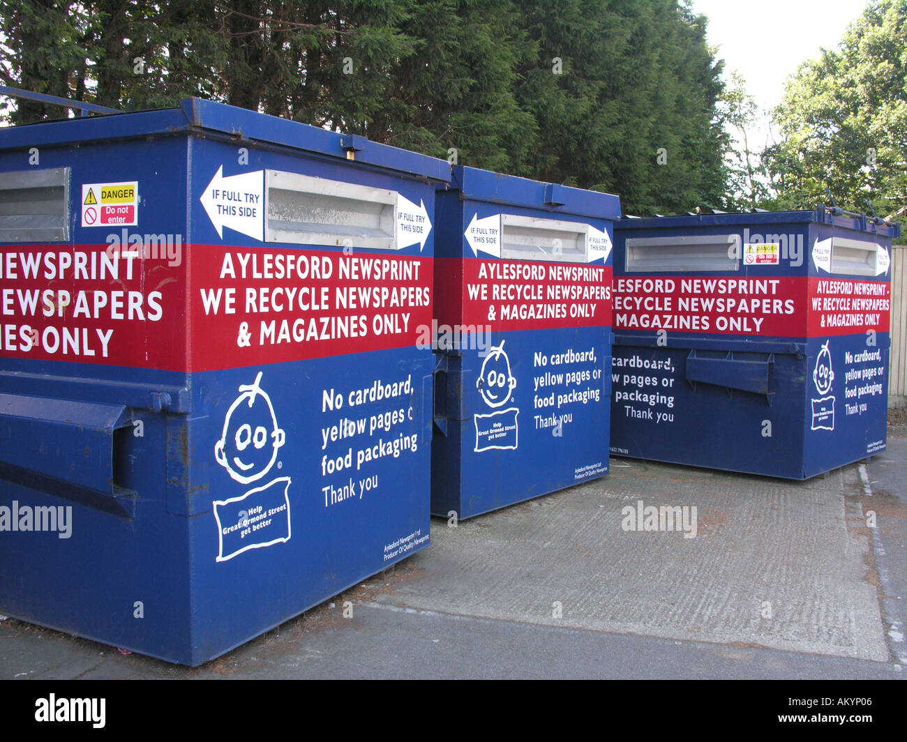 recycling centre recycle facilities for newspapers and magazines Stock ...