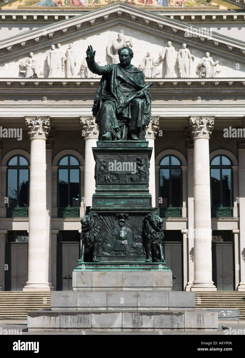 Monument of King Max I. Joseph in front of the Bayerische Staatsoper ...
