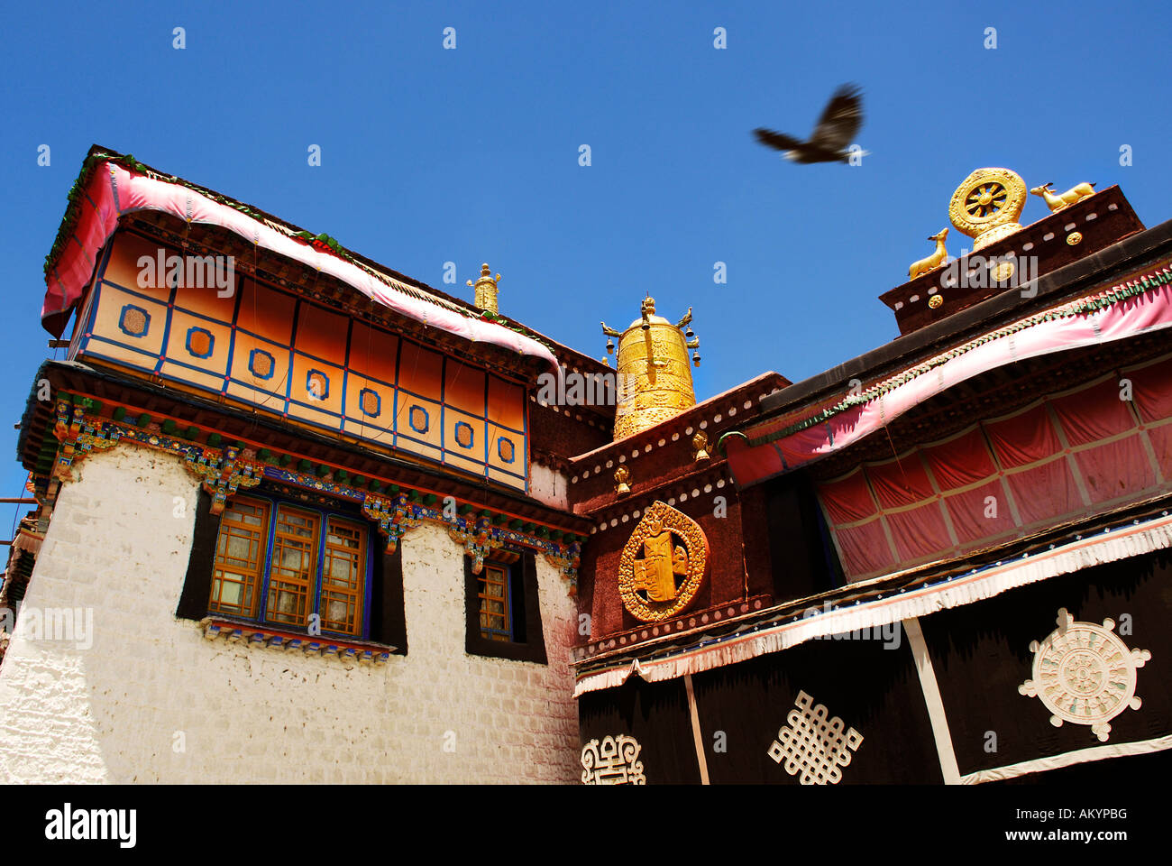 Lhasa tempel jokhang hi-res stock photography and images - Alamy