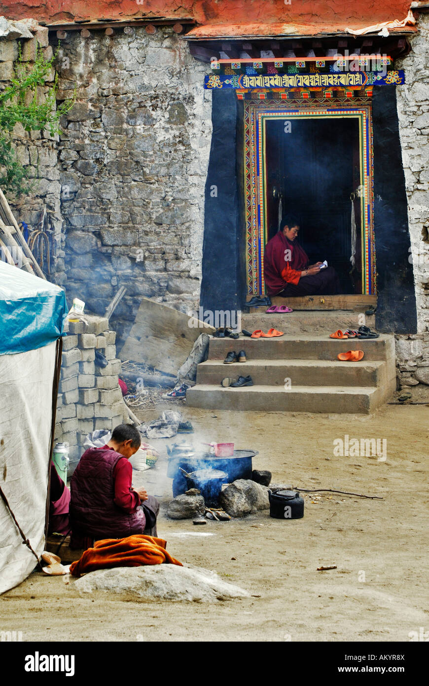 Nuns, cooking area, Chim-puk Hermitage near Tsethang close to Lhasa ...