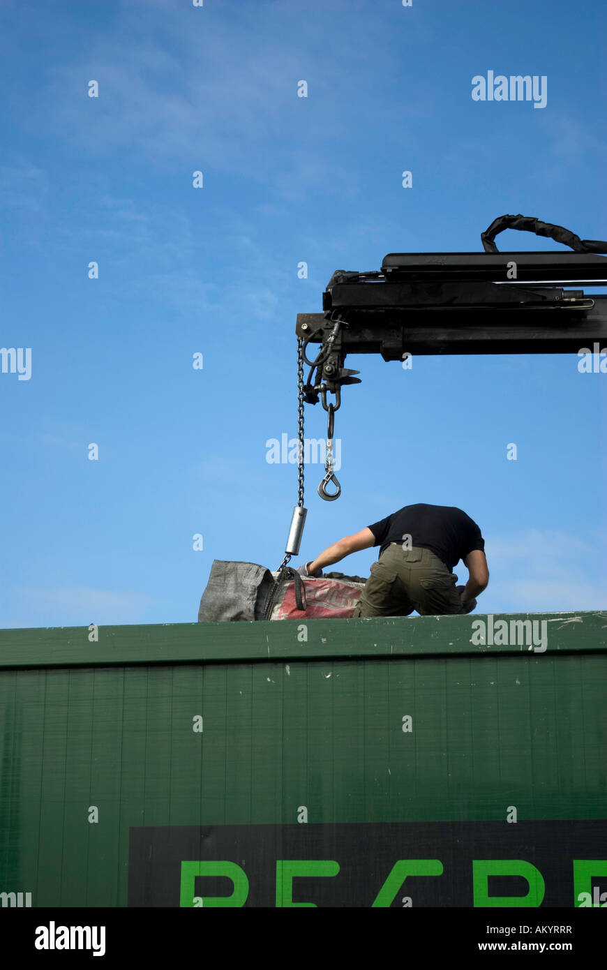 Recycle lorry waste trash crane hi-res stock photography and images - Alamy