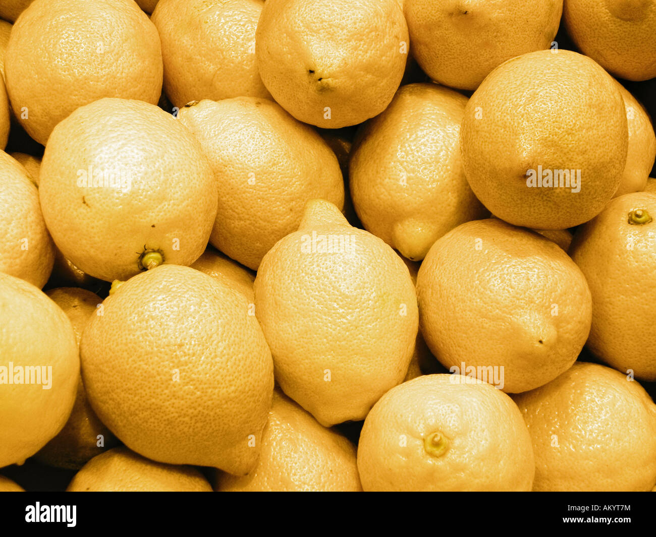 With lemons hi-res stock photography and images - Alamy