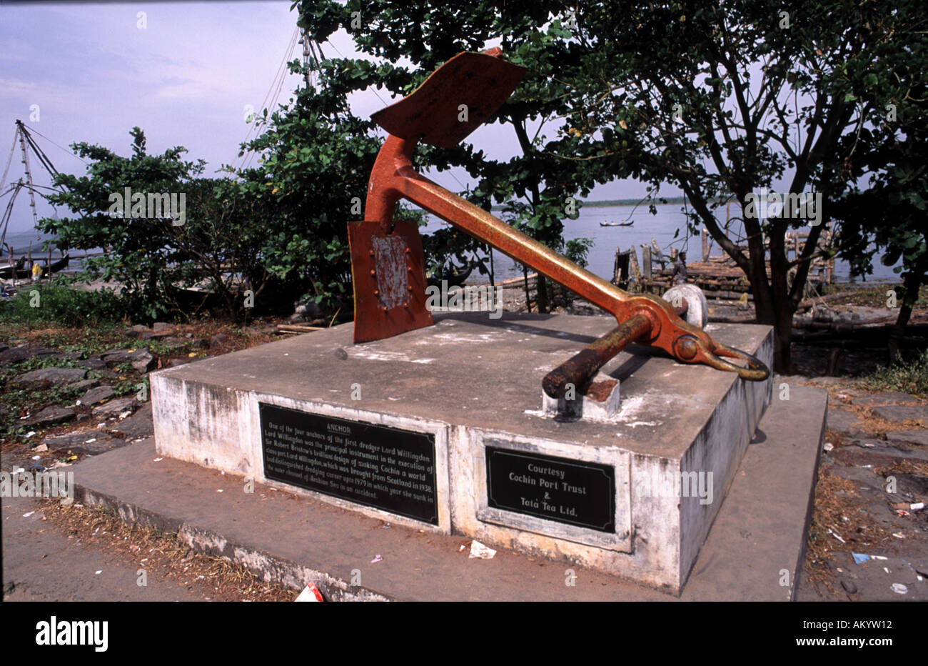Anchor monument overlooking the sea at Fort Cochin in Kerala state in ...