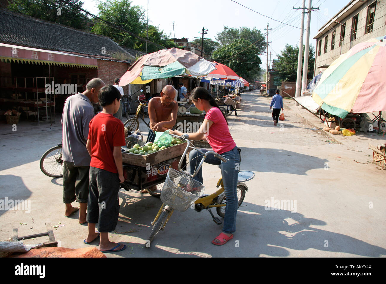 Street stands hi-res stock photography and images - Alamy
