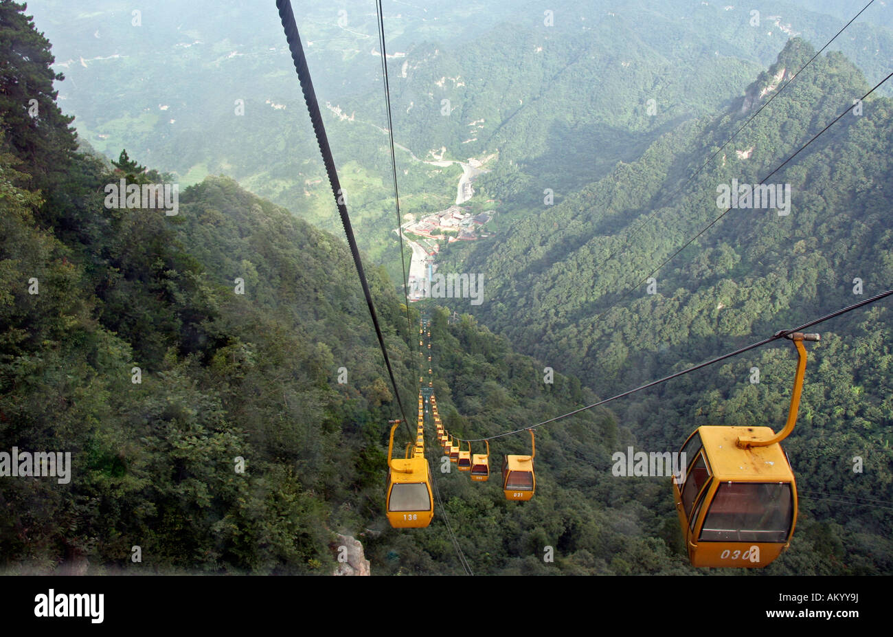 Wudang temple hi-res stock photography and images - Alamy