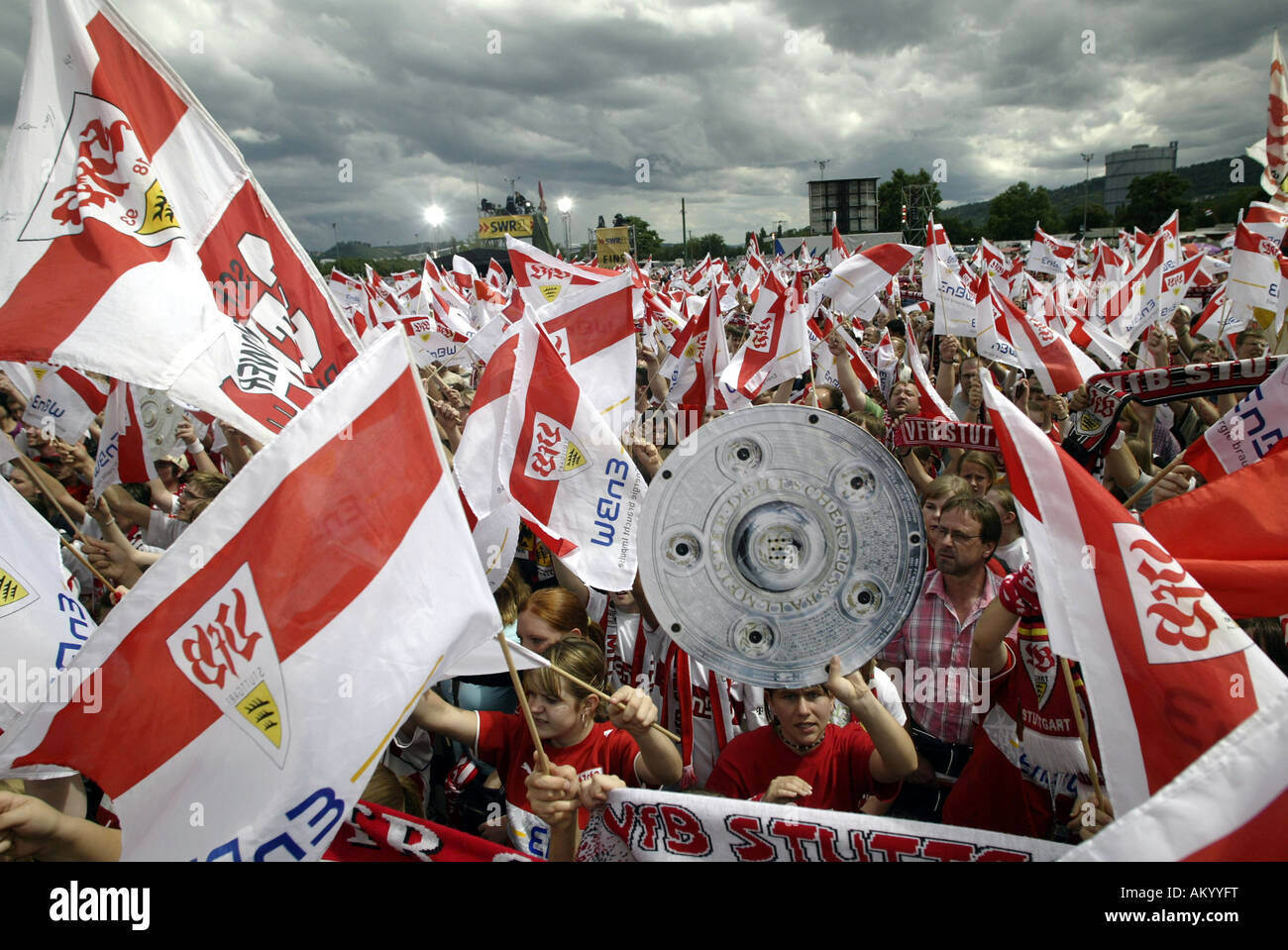 Supporters of the German soccer team VfB Stuttgart celebrating the ...