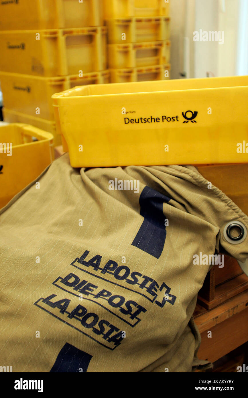 Dhl boxes hi-res stock photography and images - Alamy