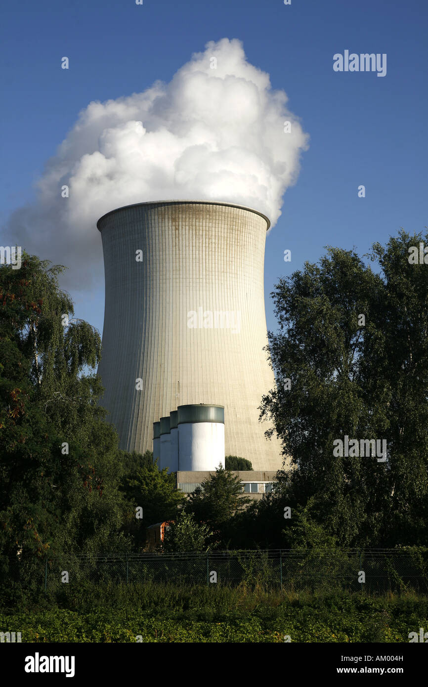 Cooling tower at power plant hi-res stock photography and images - Alamy