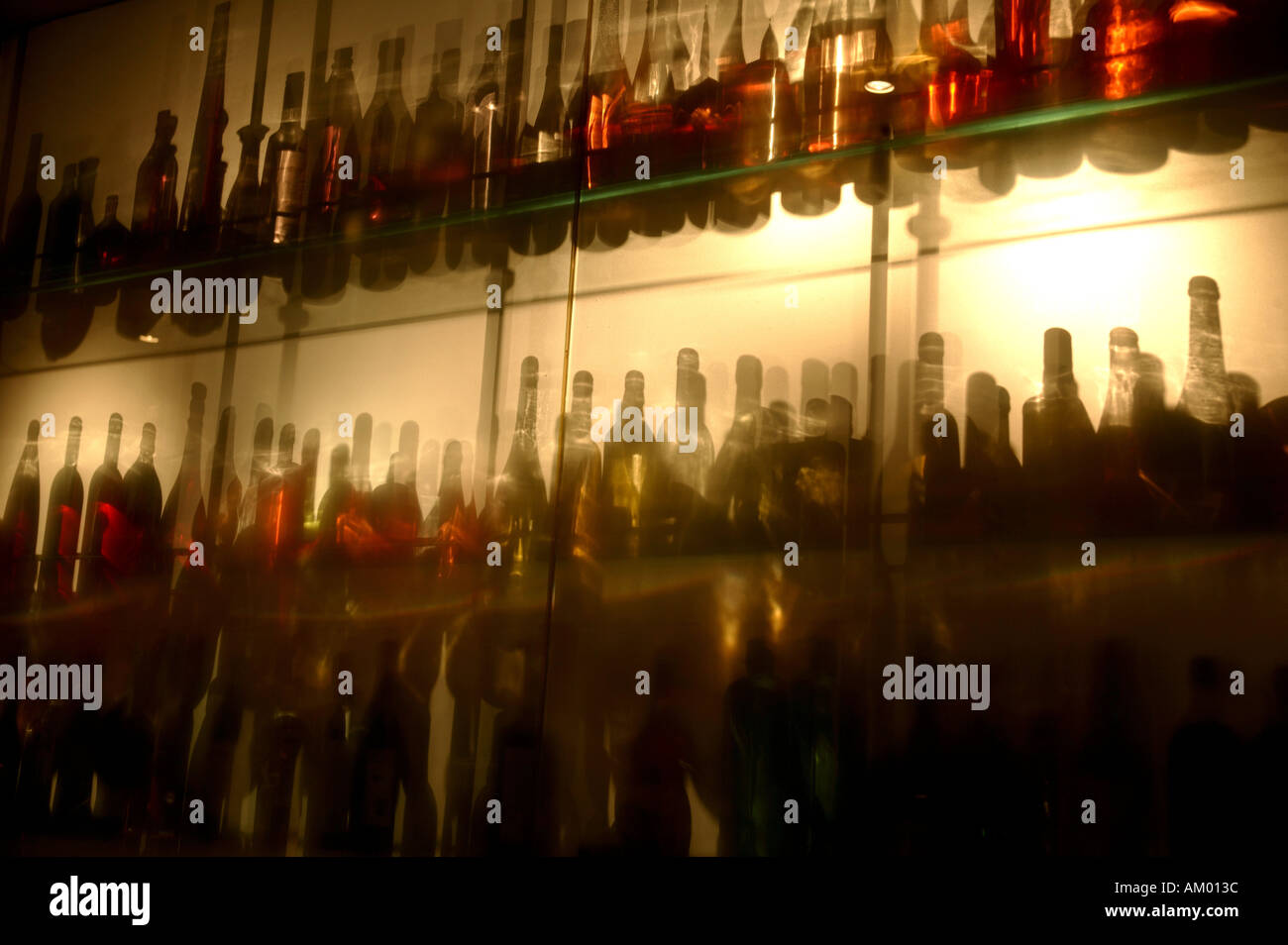 Backbar hi-res stock photography and images - Alamy