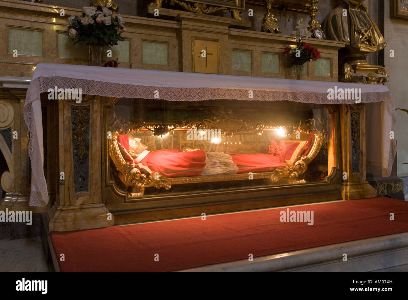 Body of St Roberto Cardinal Bellarmino in the church St Ignatius of ...