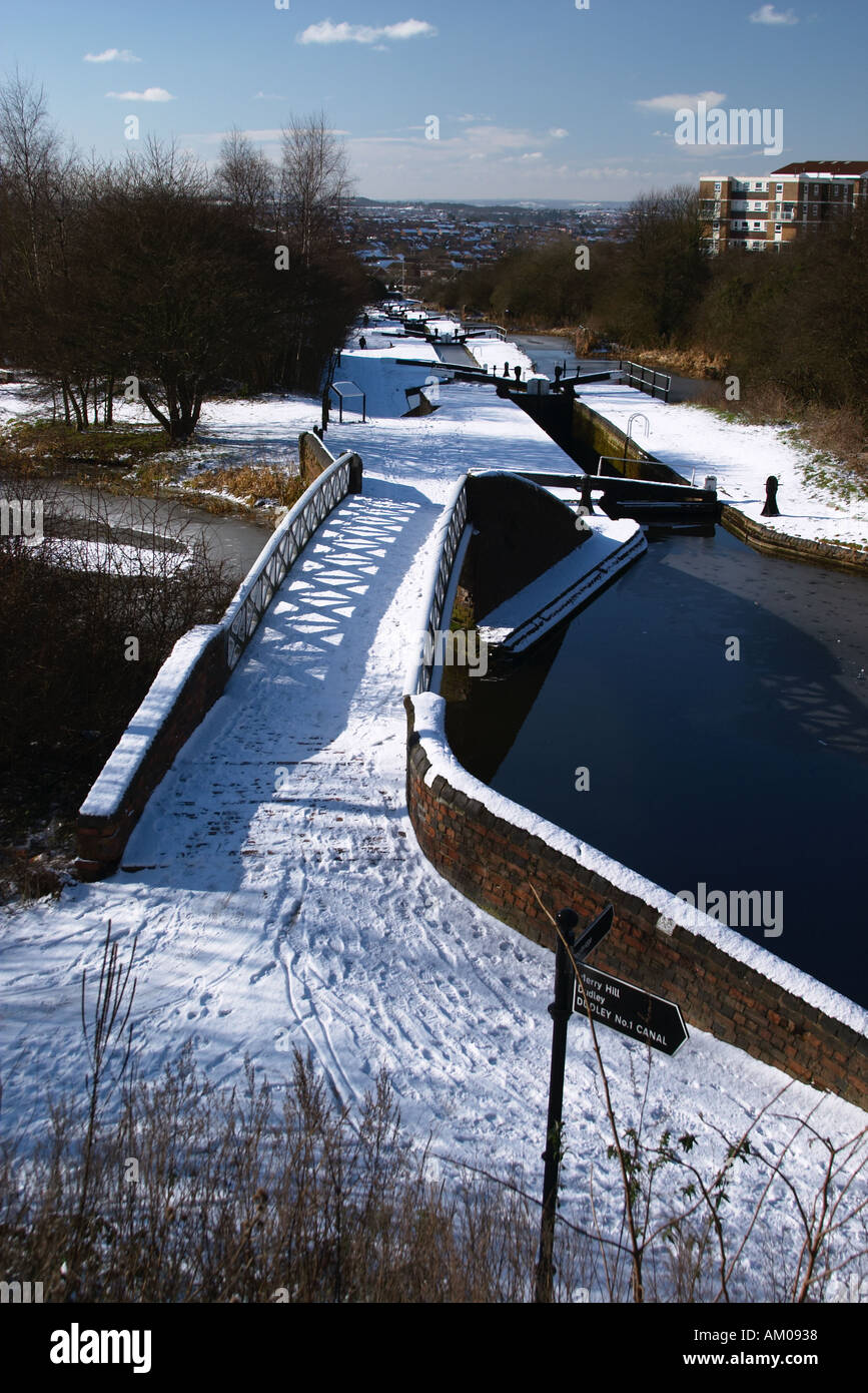 Flight locks nine locks west hi-res stock photography and images - Alamy