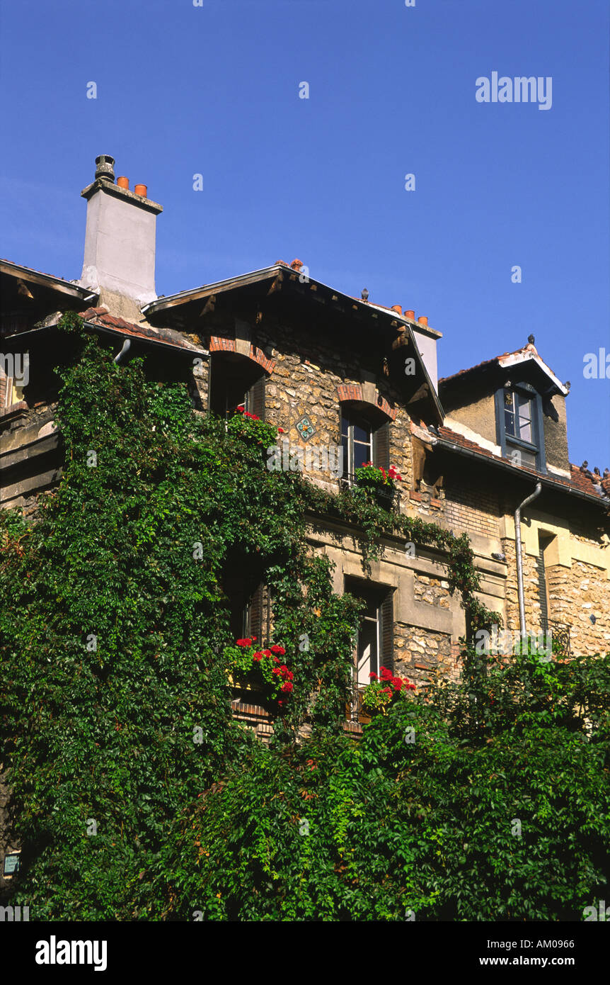 Rustic House, Montmartre, Paris, France Stock Photo - Alamy