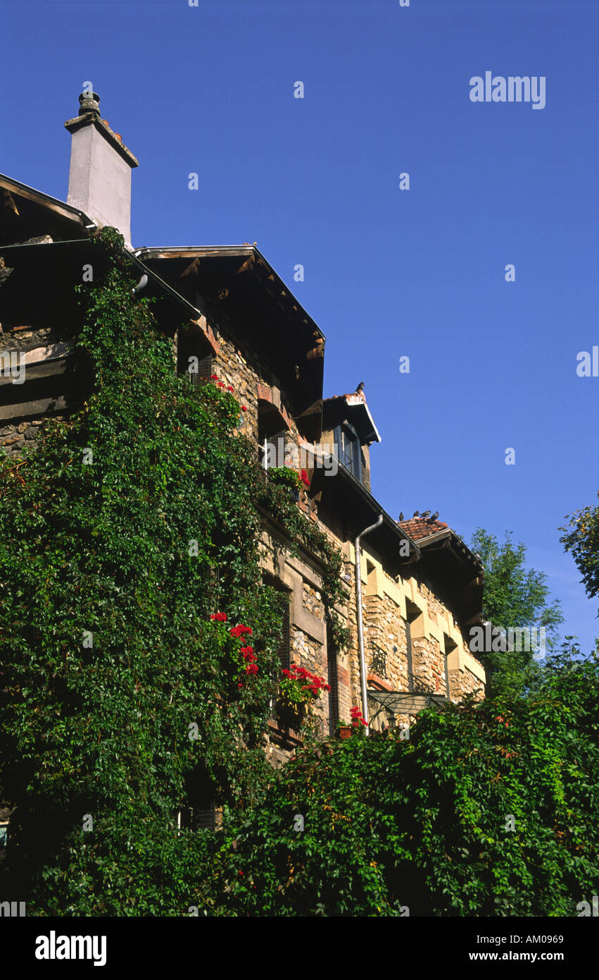 Rustic House, Montmartre, Paris, France Stock Photo - Alamy