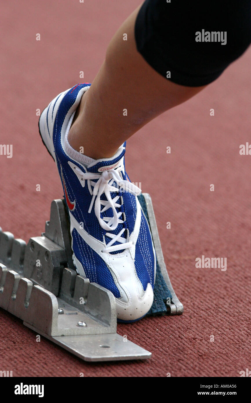 Shoe running blocks hi-res stock photography and images - Alamy