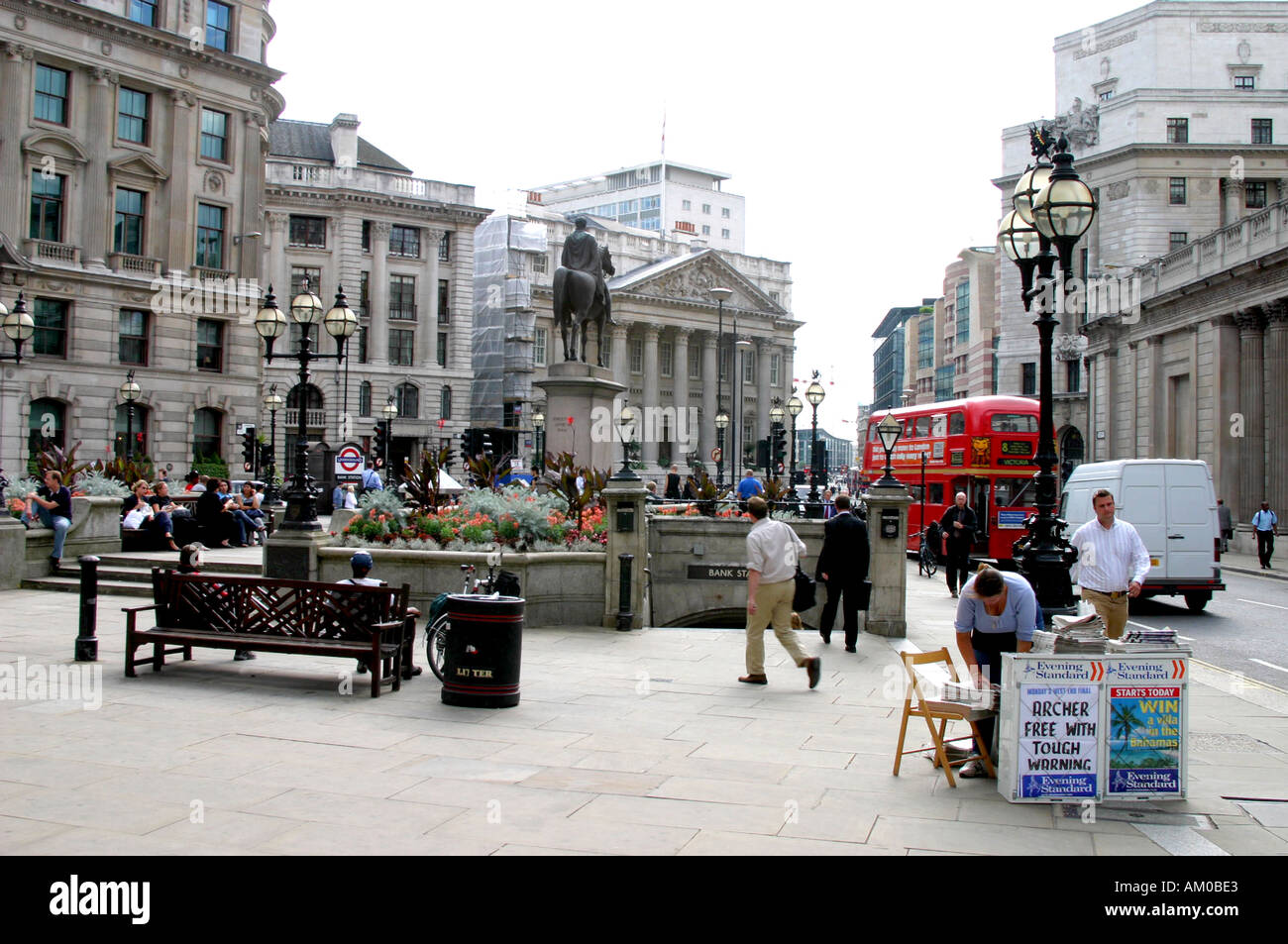 London bus 2004 hi-res stock photography and images - Alamy