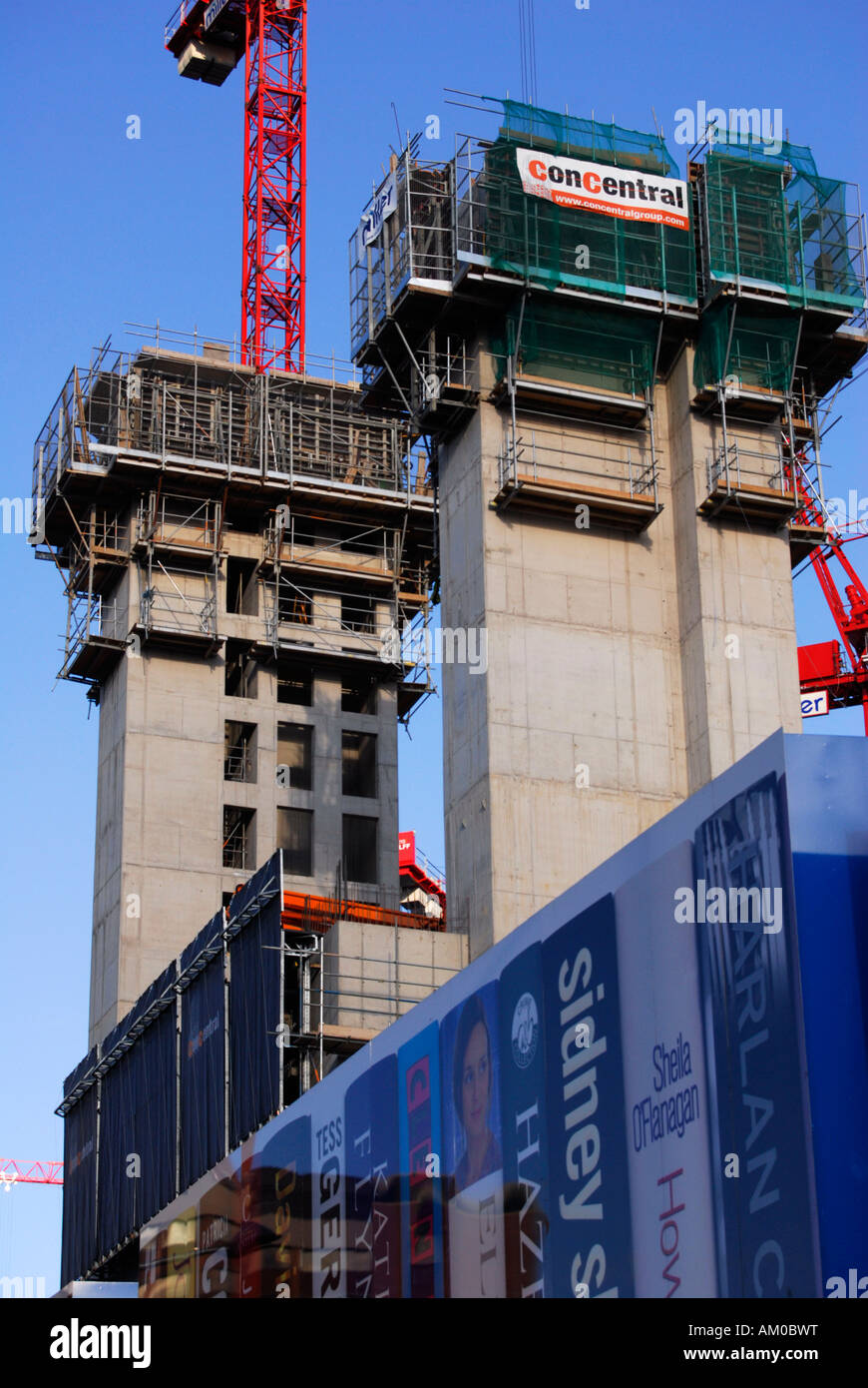 Concrete building core crane hi-res stock photography and images - Alamy