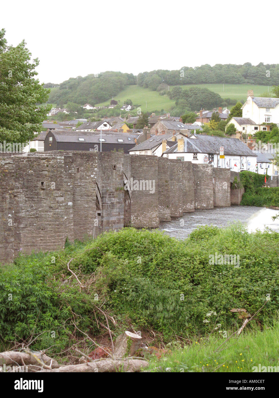17th Century Crickhowell Bridge over the River Usk in the market town ...