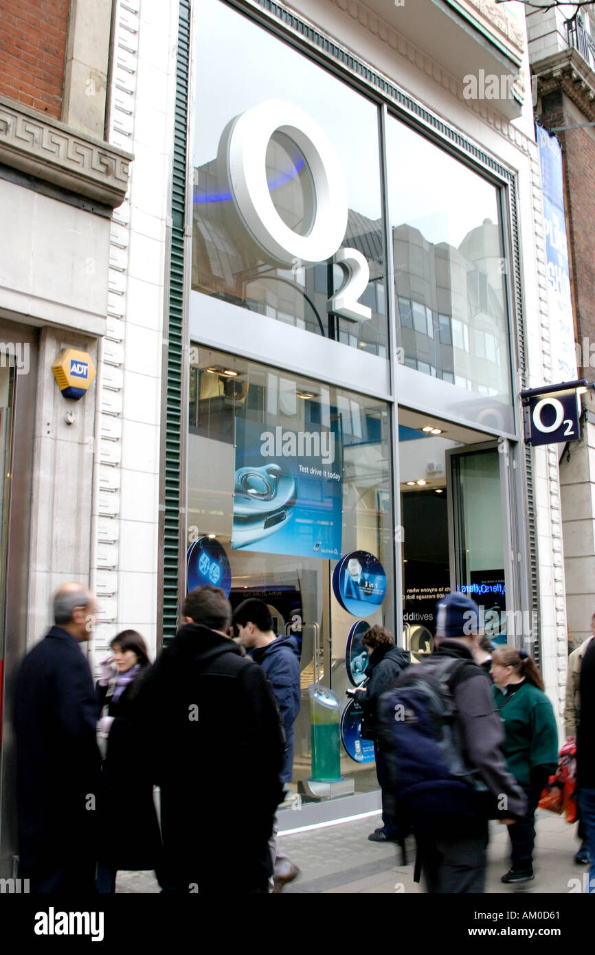 02 phone shop oxford street london england uk 2004 Stock Photo - Alamy