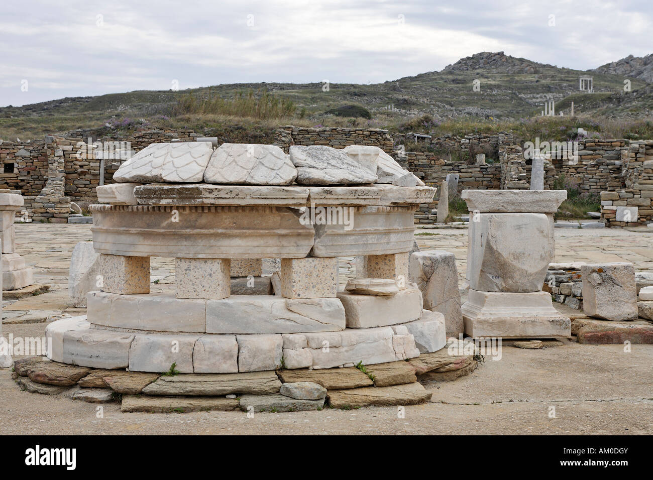 Round greek temple hi-res stock photography and images - Alamy