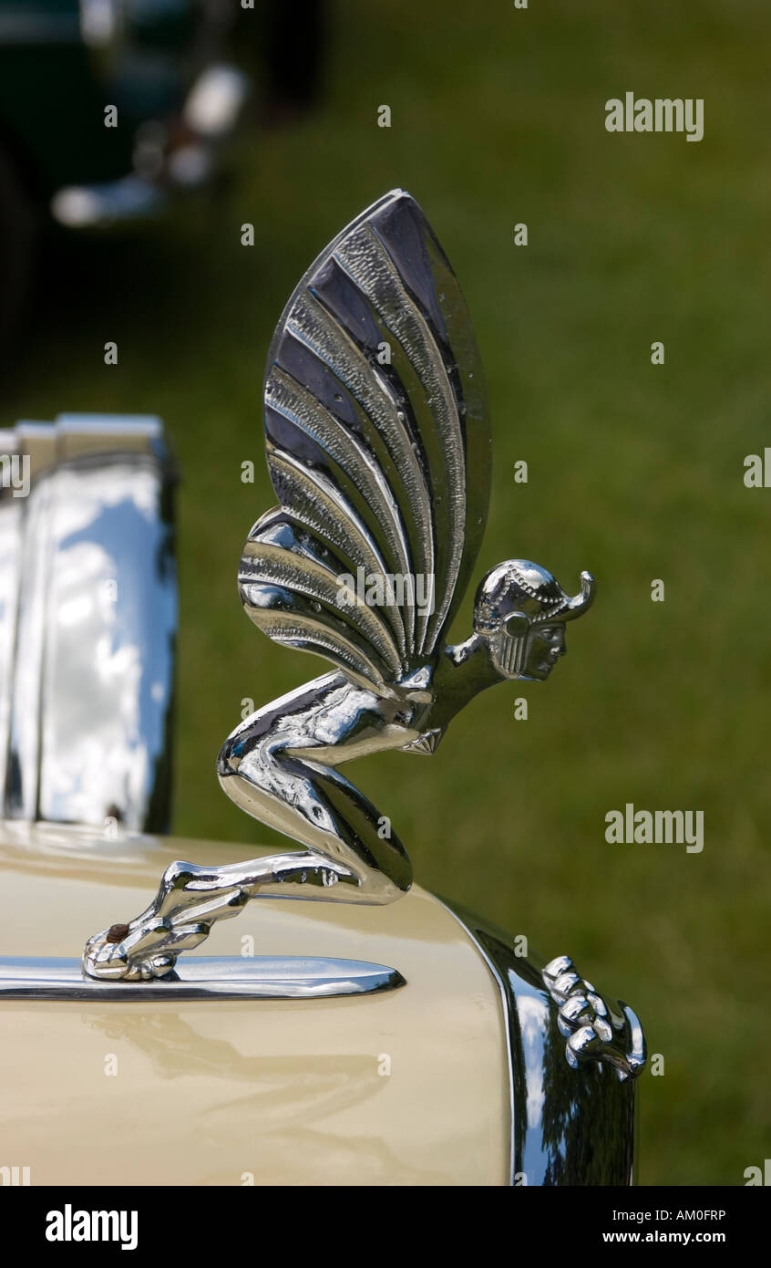 Austin Princess radiator cap detail Luxury limousine from the 1960 era ...