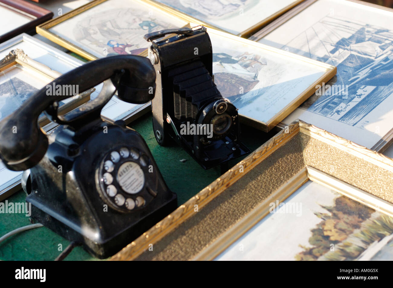 Flea maket hi-res stock photography and images - Alamy