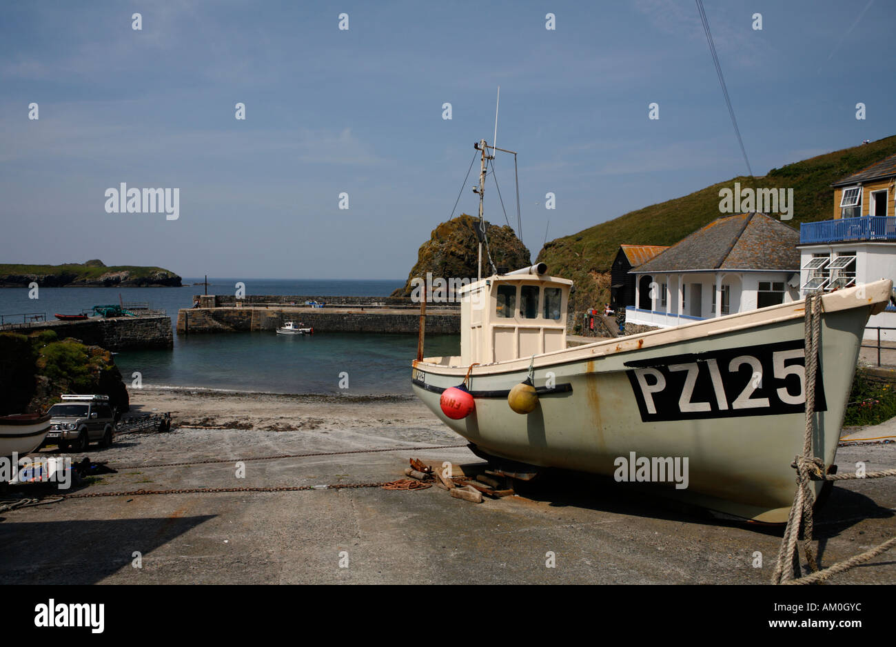 Mullion Cove Cornwall Stock Photo - Alamy