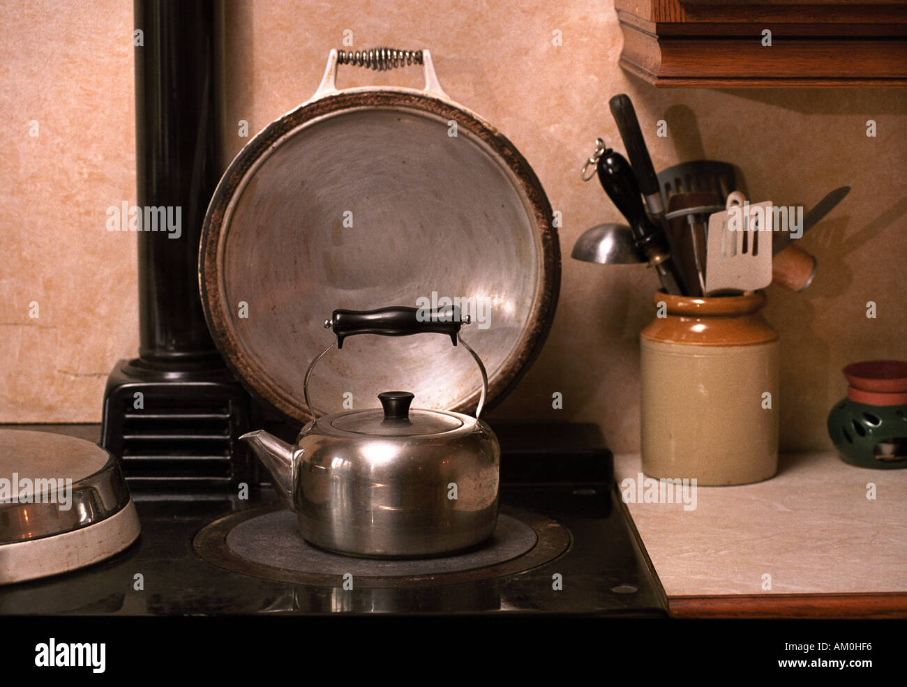 Farmhouse kitchen aga hi-res stock photography and images - Alamy