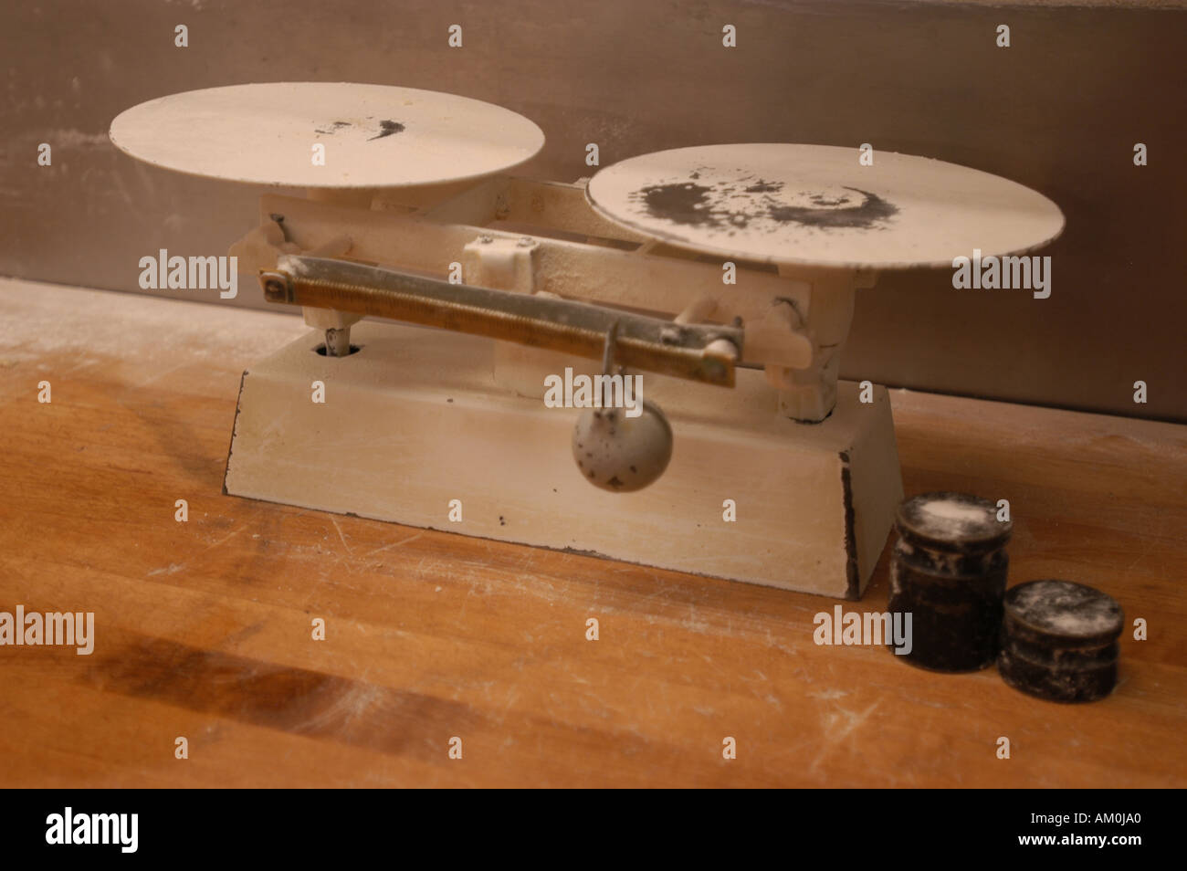 weigh scales weighing scales weights measure Stock Photo - Alamy