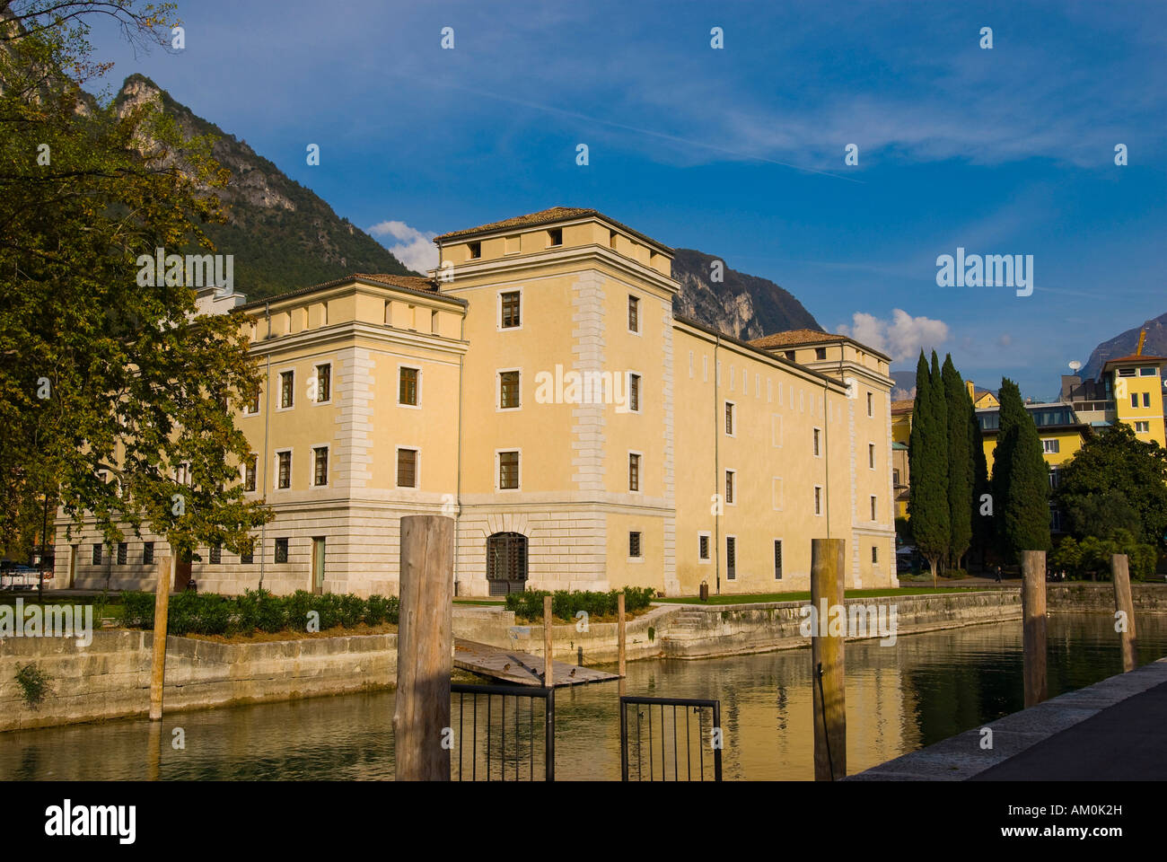 Fassaden gardasee hi-res stock photography and images - Alamy