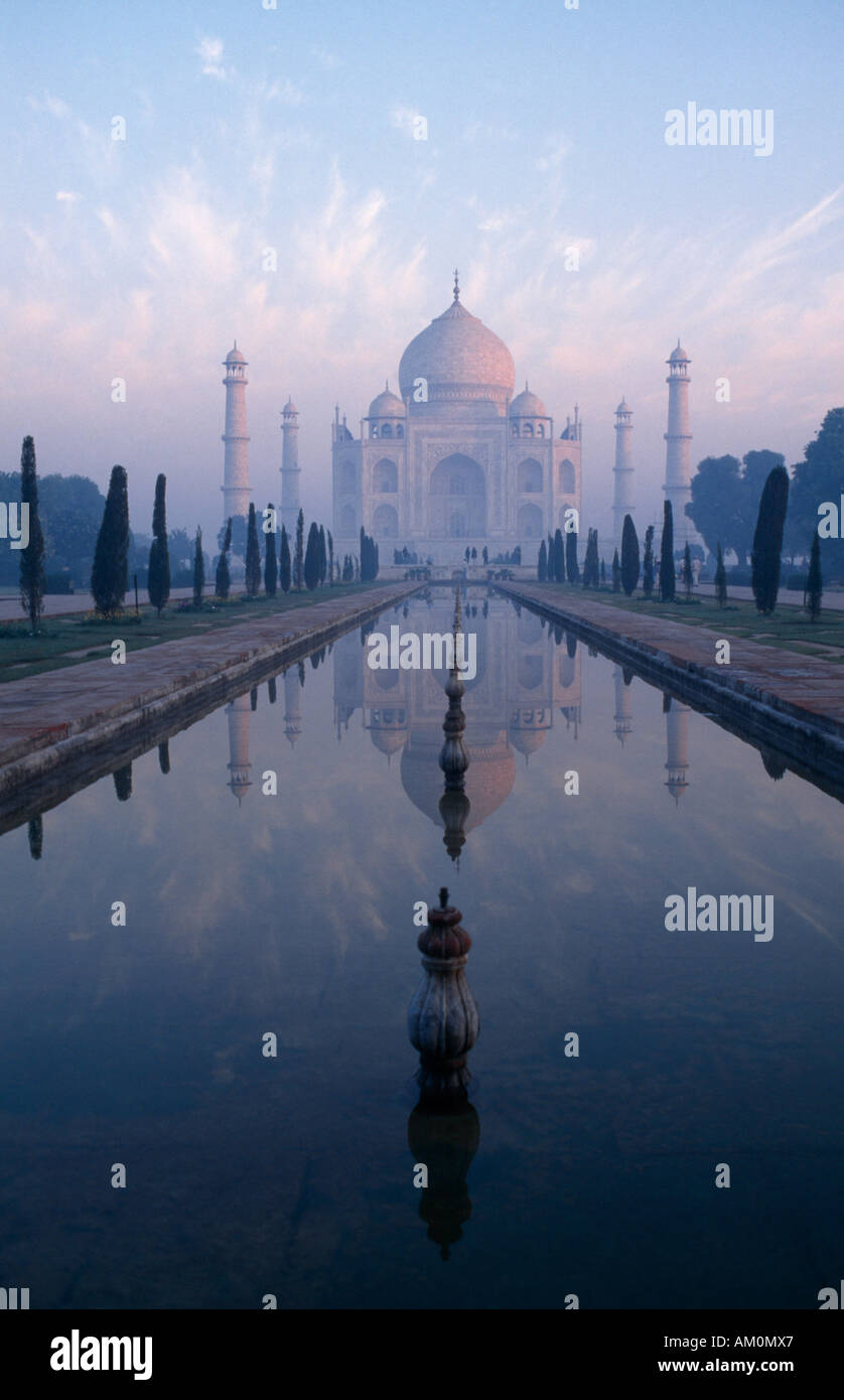 Taj mahal weather hi-res stock photography and images - Alamy