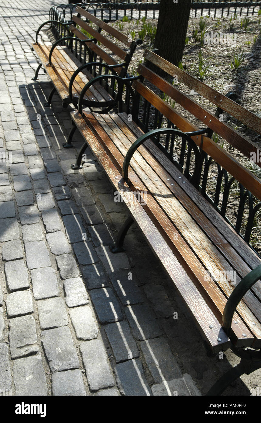 Park bench seating seats bench sit rest relax watch Stock Photo - Alamy