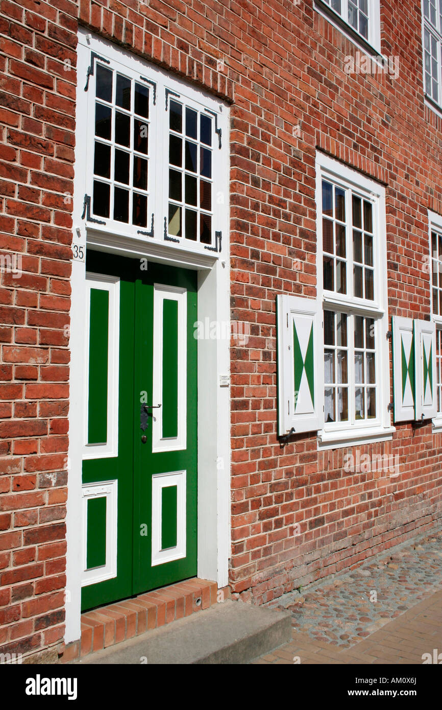 Dutch windows hi-res stock photography and images - Alamy