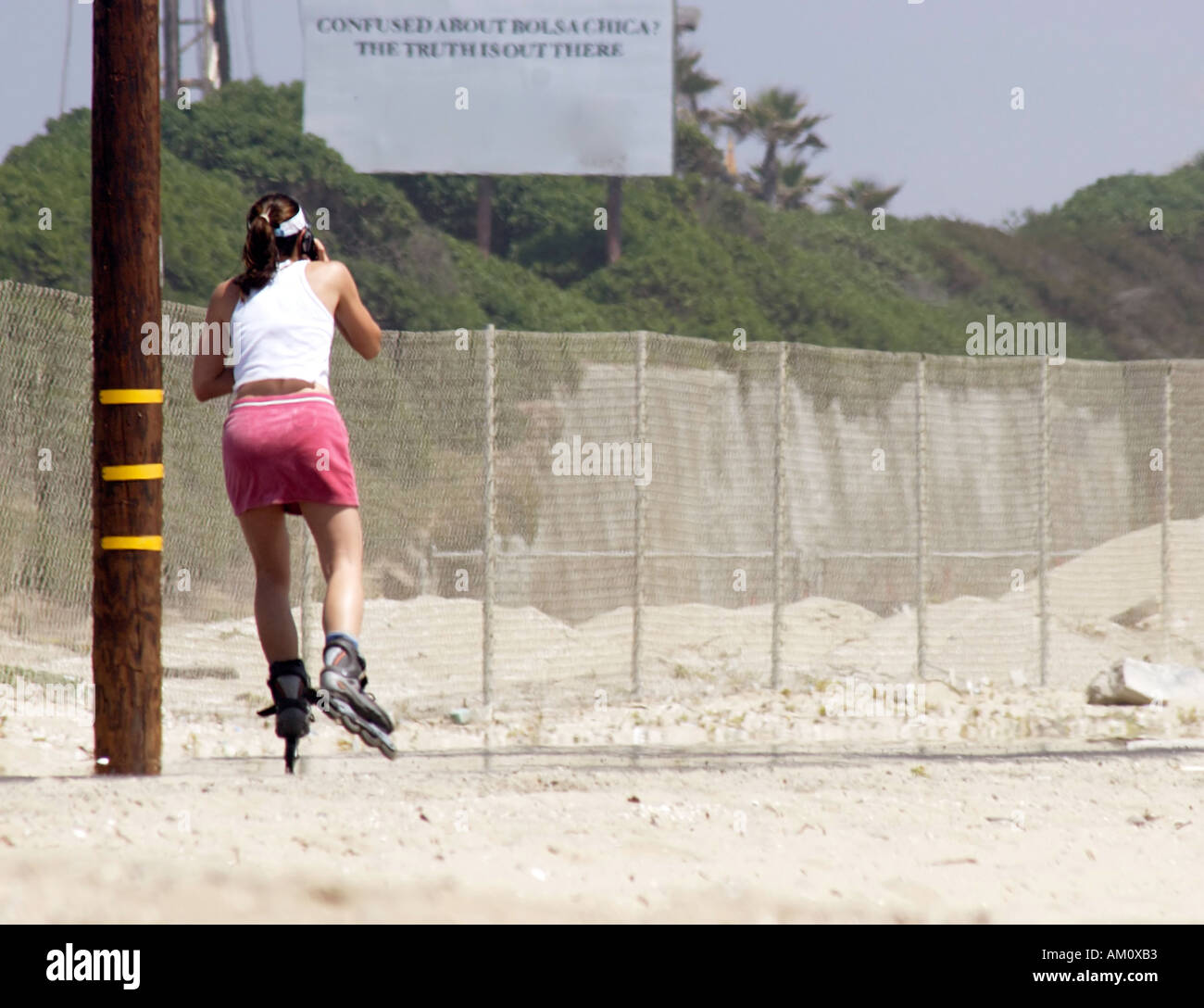 Lady rollerblading hi-res stock photography and images - Alamy