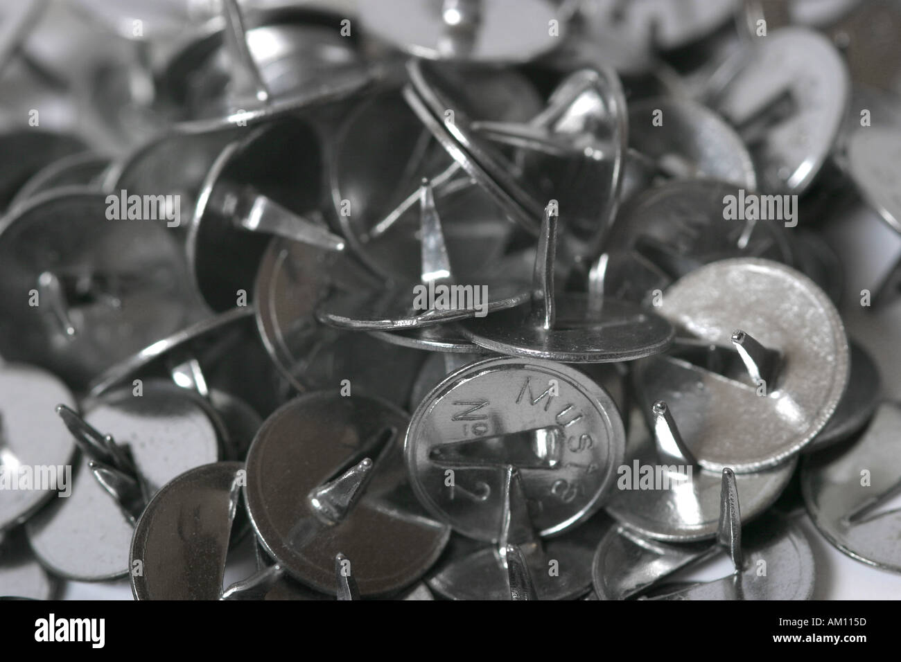 Drawing pins cut out hi-res stock photography and images - Alamy