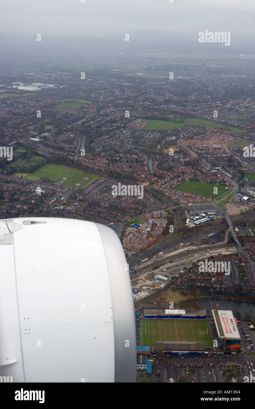 Aircraft window view in flight Stock Photo - Alamy