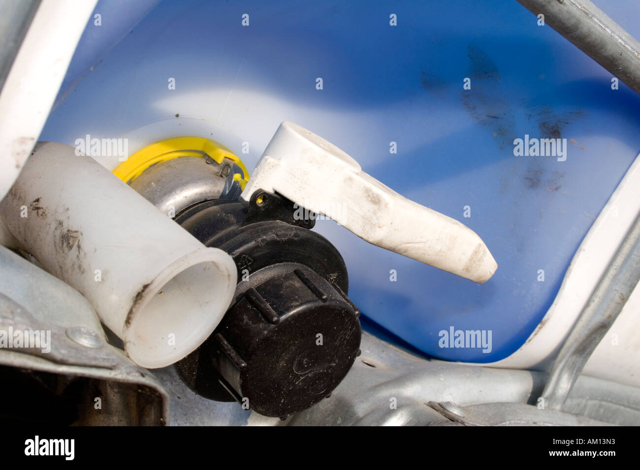 IBC drain tap Stock Photo - Alamy