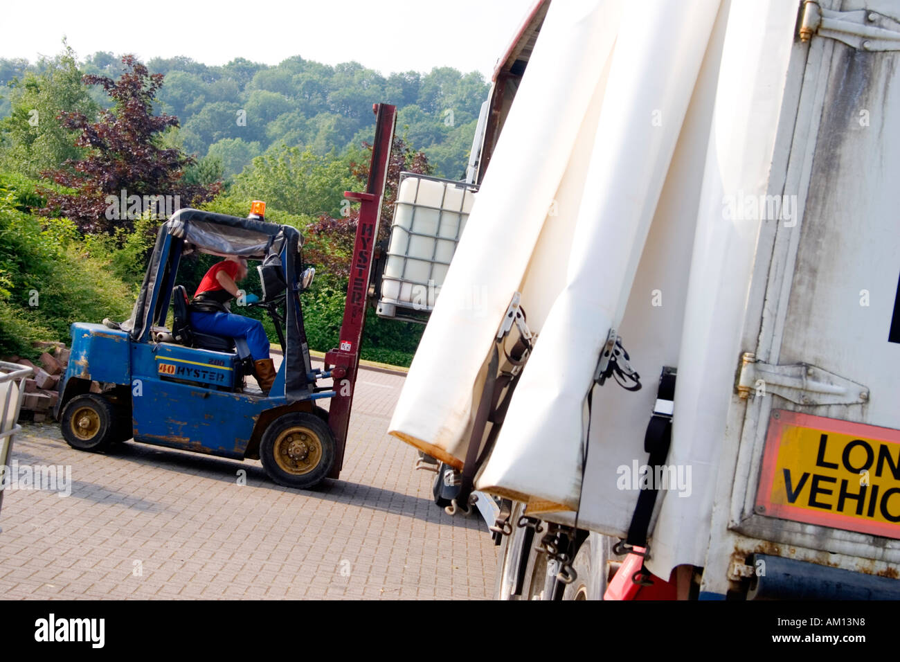 Container loaded onto lorry hi-res stock photography and images - Alamy