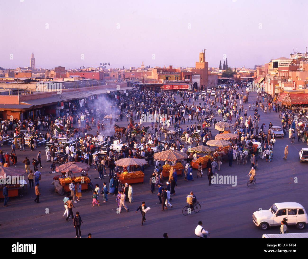 Morocco Marrakech Place Jemaa el Fna crowd Stock Photo - Alamy