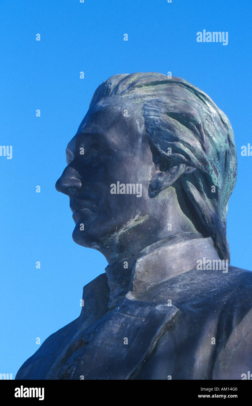 Statue of Alexander Hamilton overlooking the Great Falls in Paterson ...