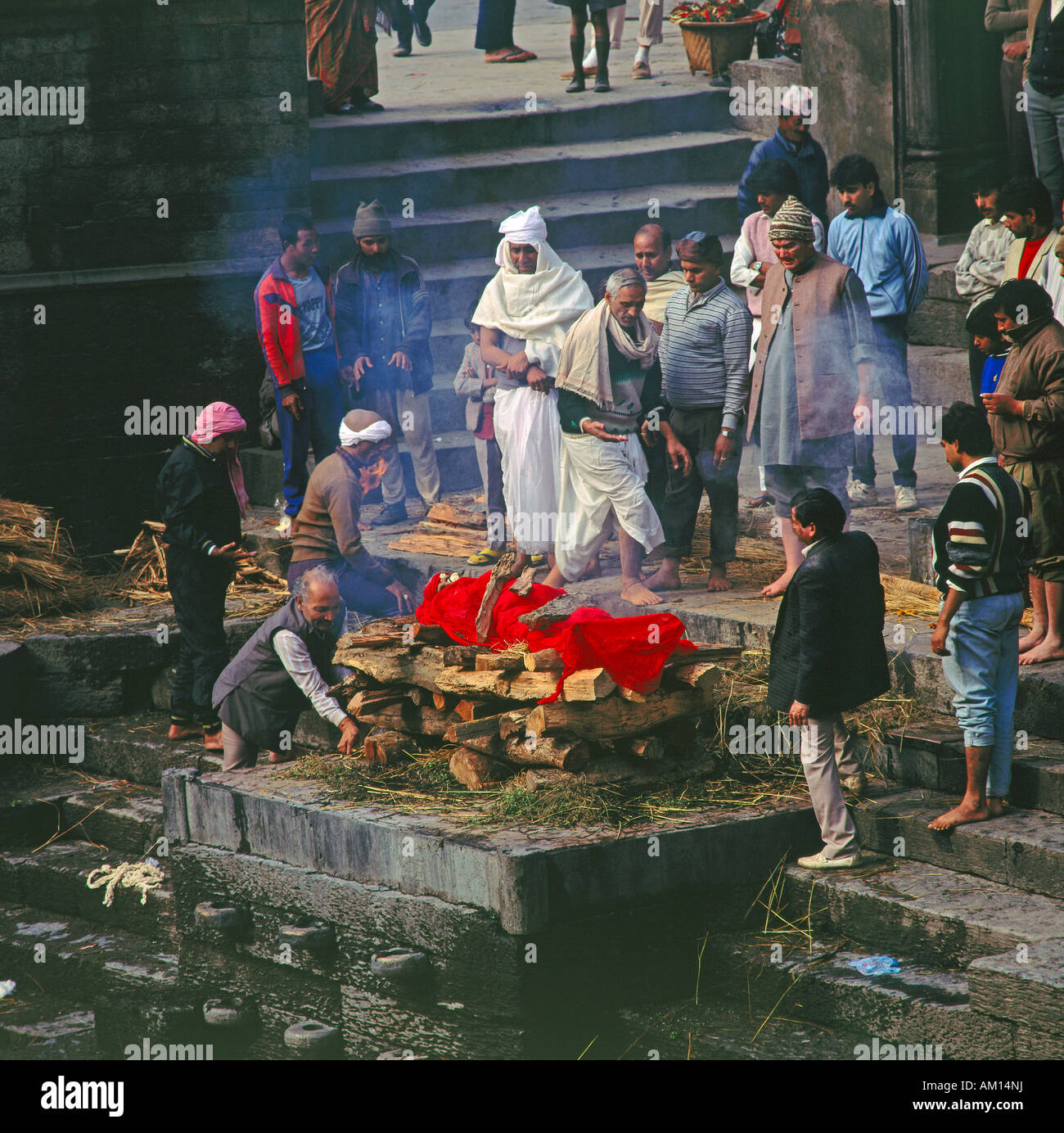 Hindu cremation pashupatinath kathmandu hi-res stock photography and ...