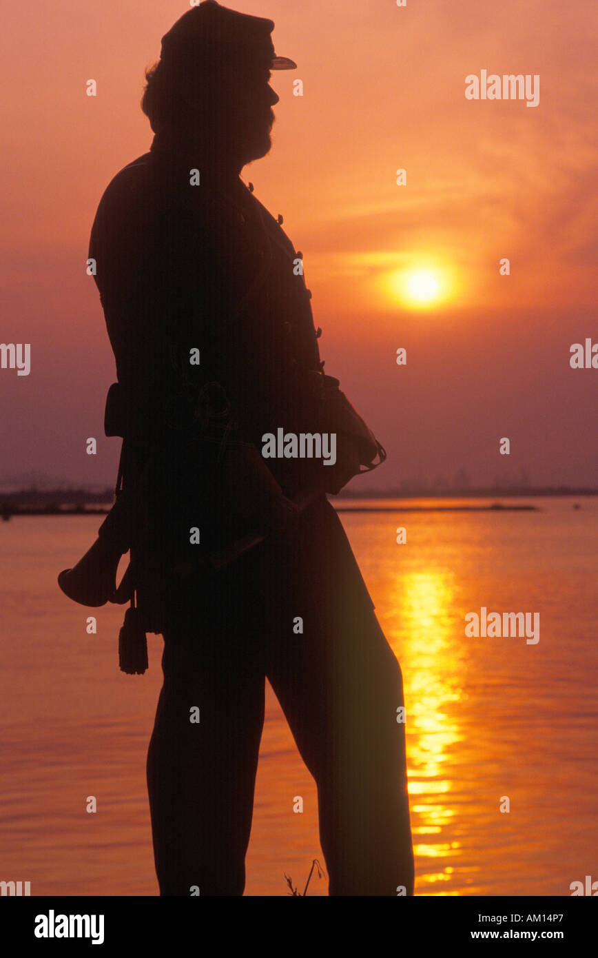 American civil war soldier silhouette hi-res stock photography and ...