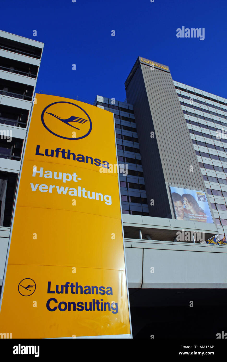 Company logo deutz High Resolution Stock Photography and Images - Alamy